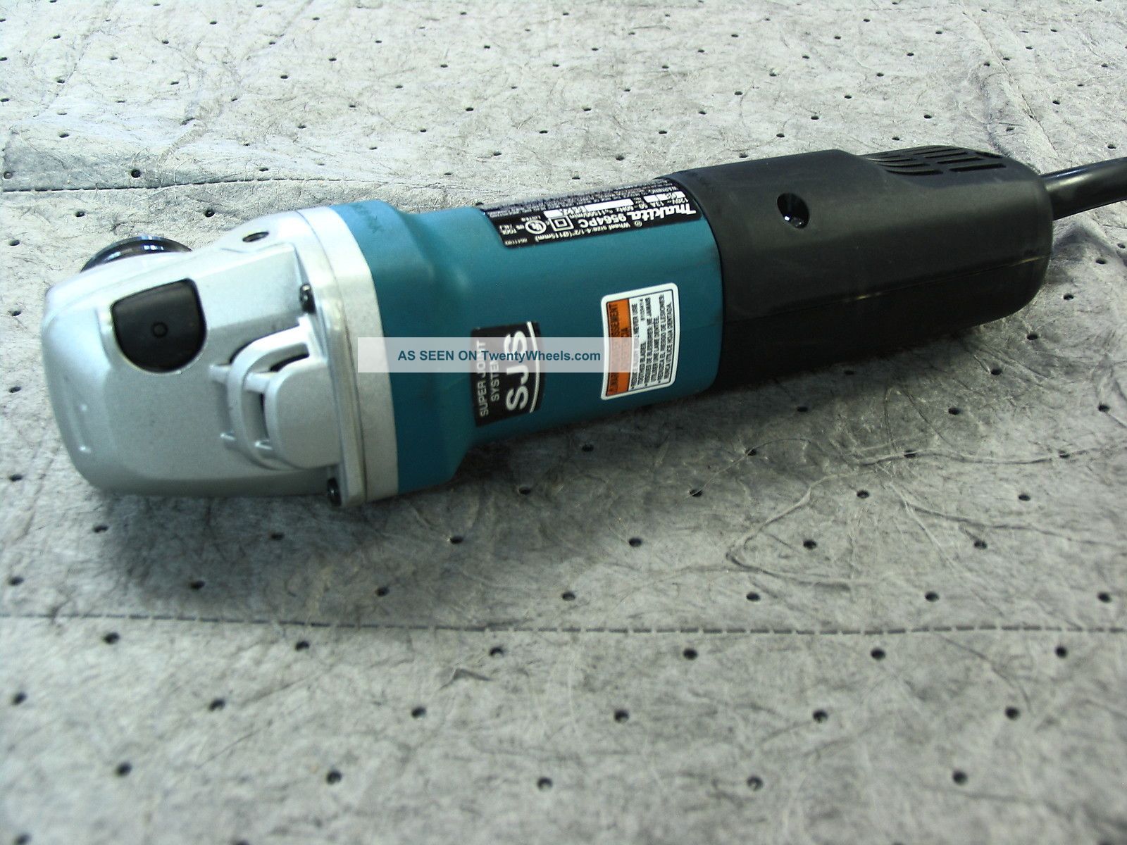 Makita 9564pc 4 - 1/2 In Sjs Paddle Switch Angle Grinder