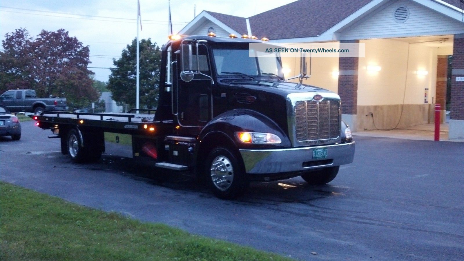 2011 Peterbilt 330