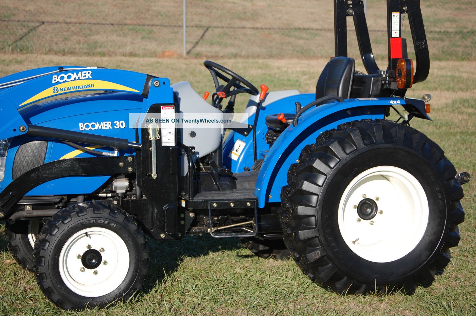 2011 Holland Boomer 30 4x4 W loader