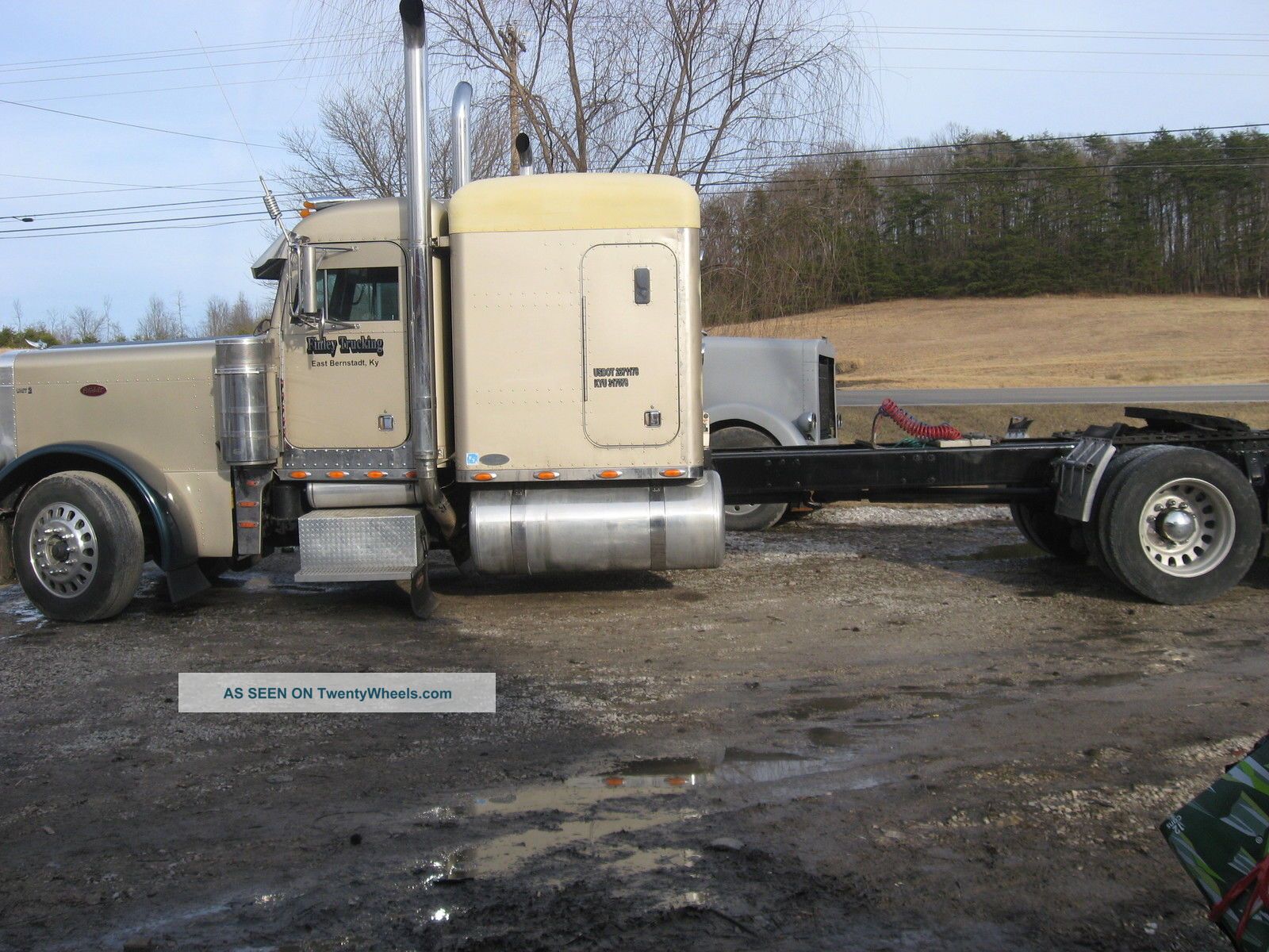 2001 Peterbilt 379