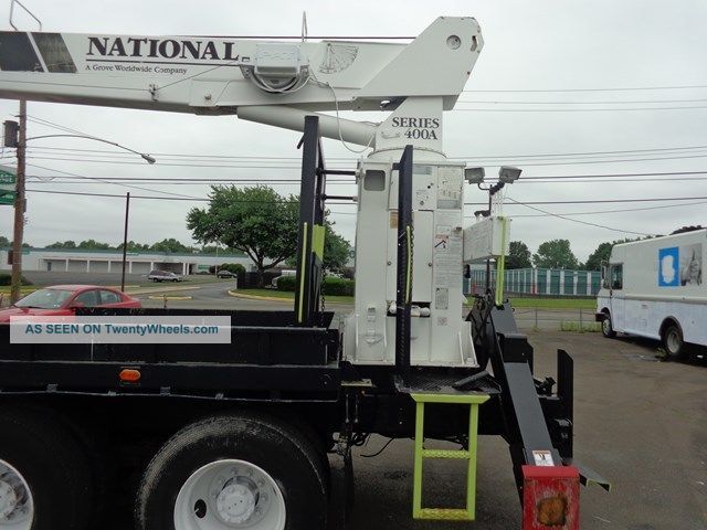 1997 International 4900 National 446a 20, 000lb Hydraulic Crane