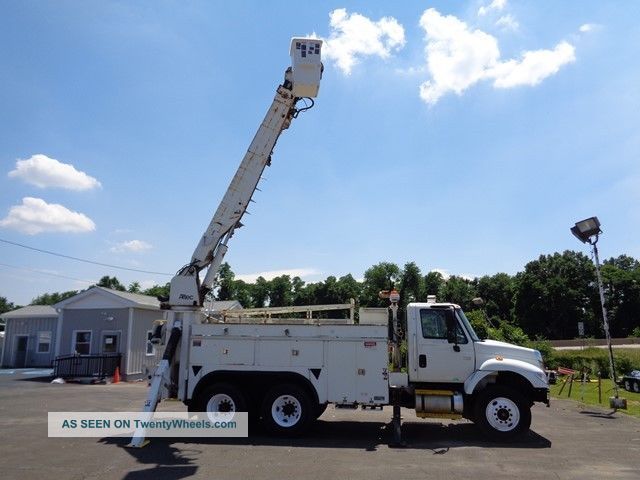 2003 International 7400 Digger Derrick Bucket Truck