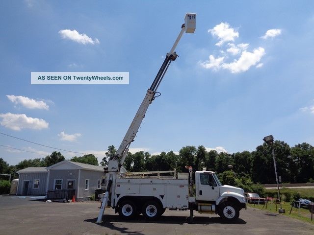 2003 International 7400 Digger Derrick Bucket Truck